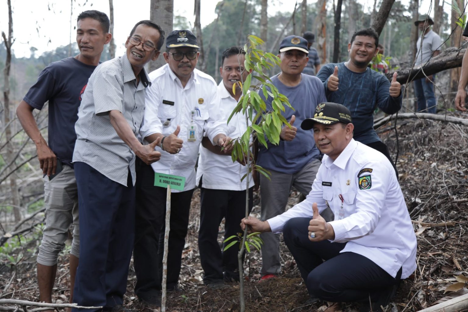 Wabup Rohul Tinjau Dan Secara Simbolis Tanam 2 Ribu Pokok Durian Dan 2 ...